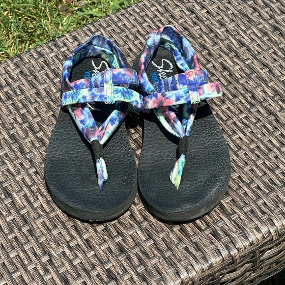 Skechers | Shoes | Skechers Yoga Foam Swing Back Flip Flop Sandals ...